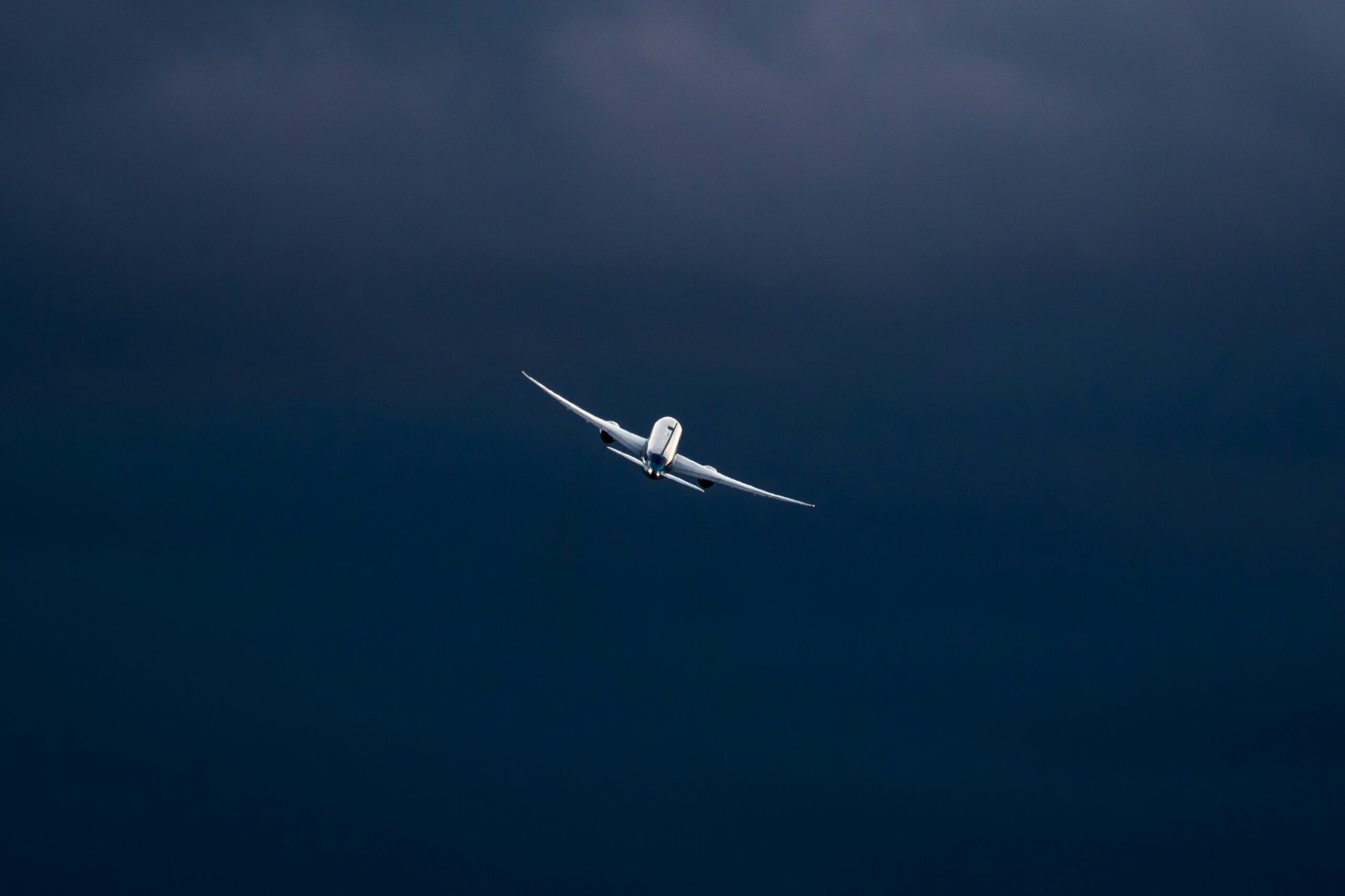 DARPA Tests First Ever Human Pilot Vs AI Dogfight - TechRound