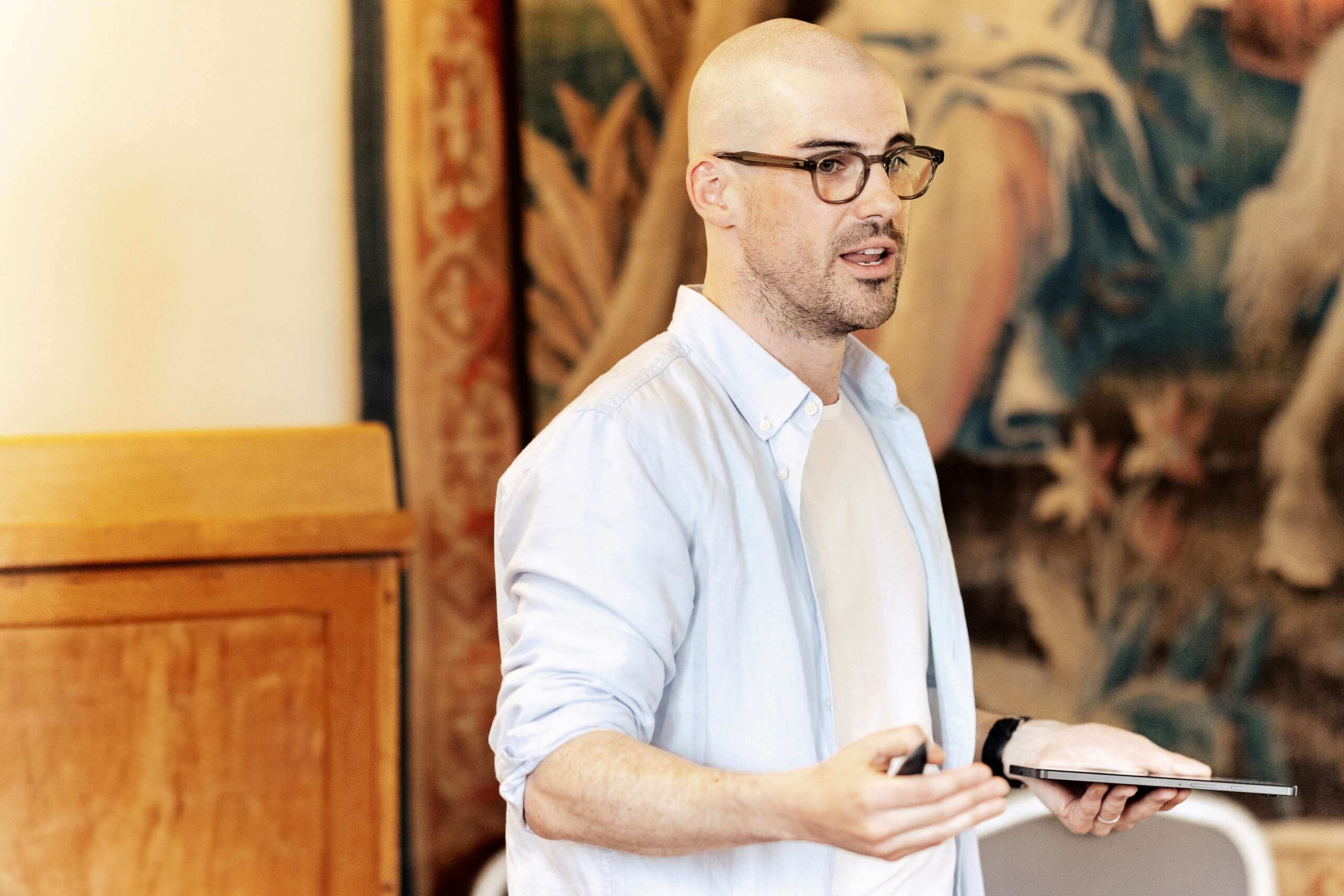 B2B Lead Generation and AI: Interview With Andrew McLernon of Interlink - TechRound