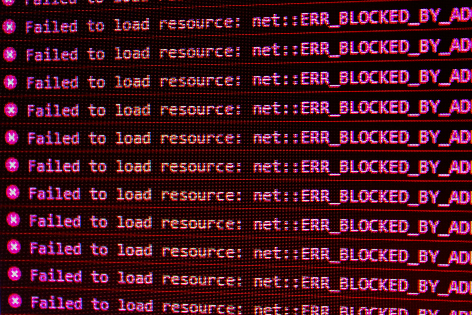 What Actually Happens When A Server Goes Down? - TechRound